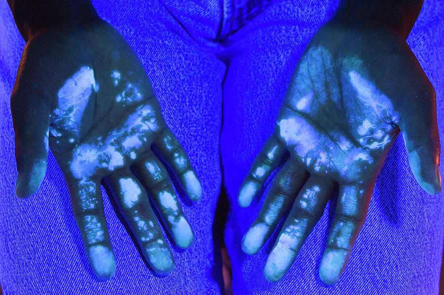 Fluorescent Tracers #1 Photograph by Peter Essick - Pixels