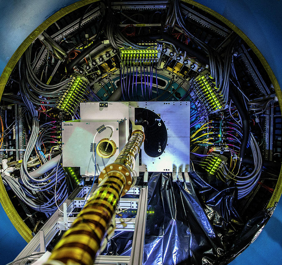 Heavy Flavor Tracker Detector At Star Photograph by Brookhaven National ...