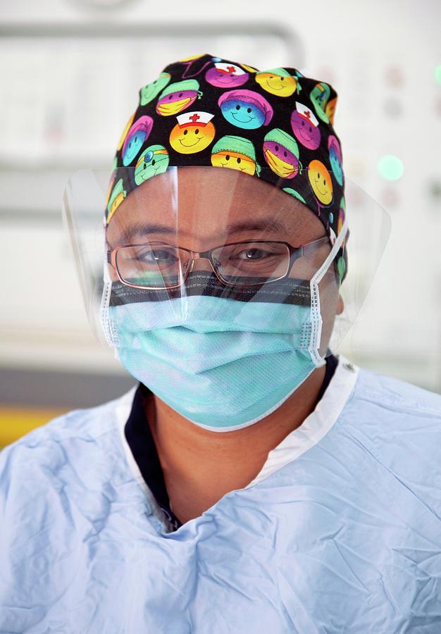Surgeon 17 By Mark Thomas Science Photo Library