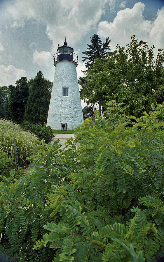 Concord Point Lighthouse Photograph by Skip Willits - Fine Art America