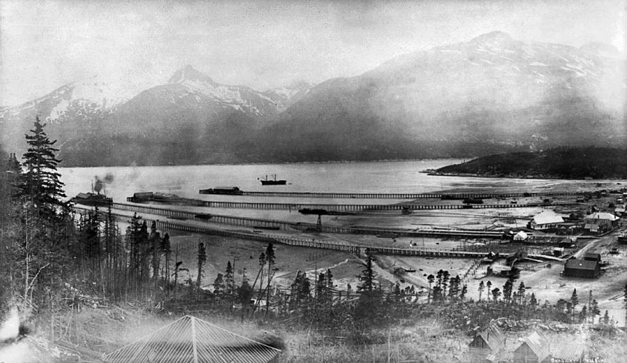 Alaska Skagway, 1899 Photograph by Granger - Fine Art America Alaska Skagway, 1899 Photograph by Granger - Fine Art America
