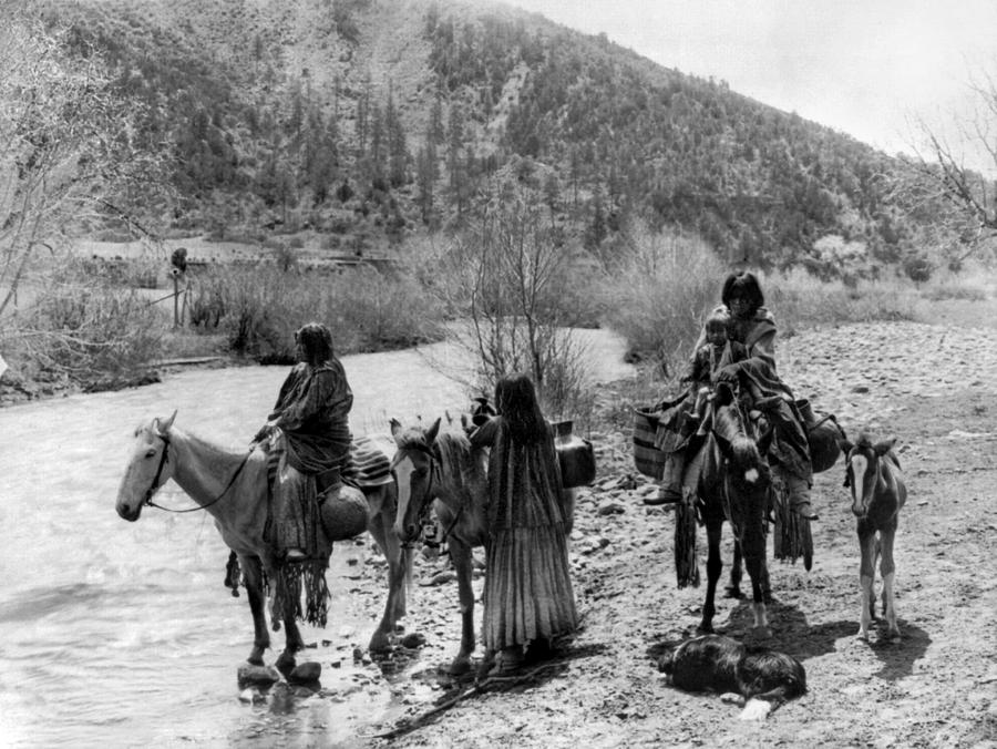 Apache Group, C1906 Photograph by Granger - Fine Art America