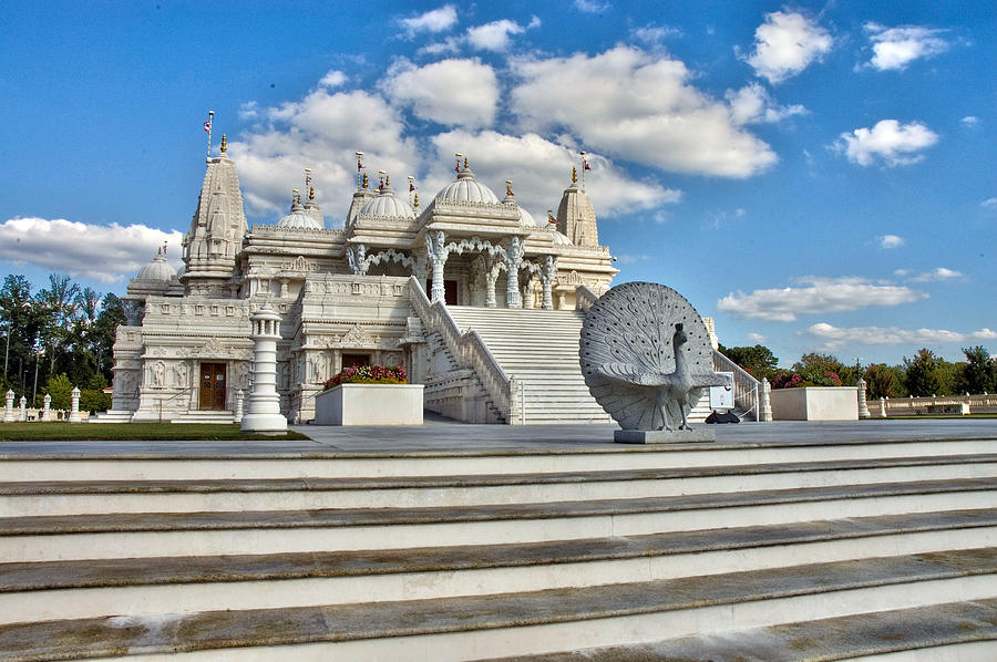 Baps Shri Swaminarayan Mandir Photograph by Allen Carroll