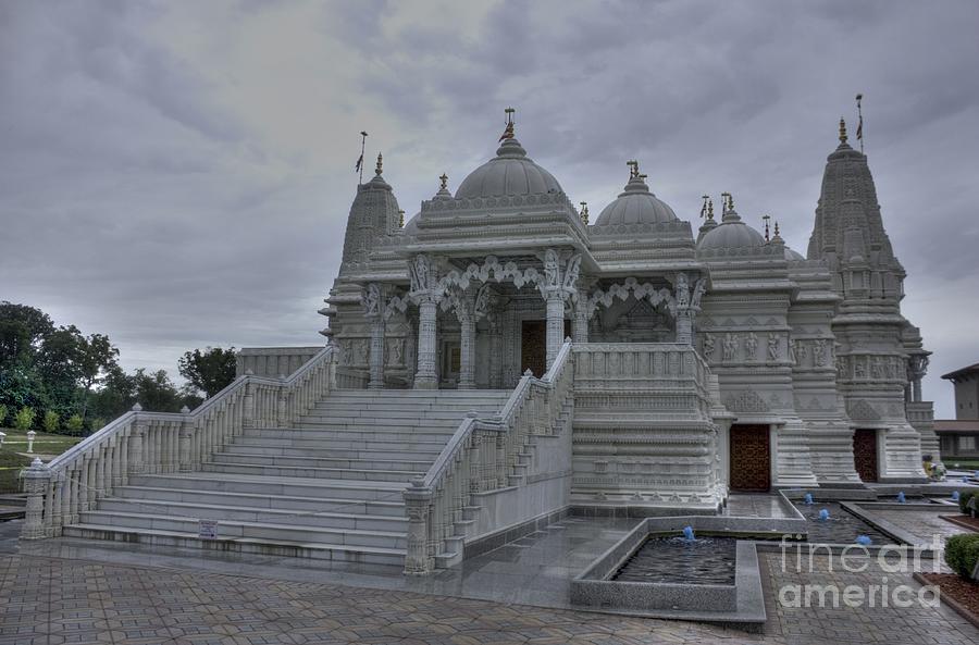 BAPS Shri Swaminarayan Mandir Photograph by David Bearden - Fine Art ...