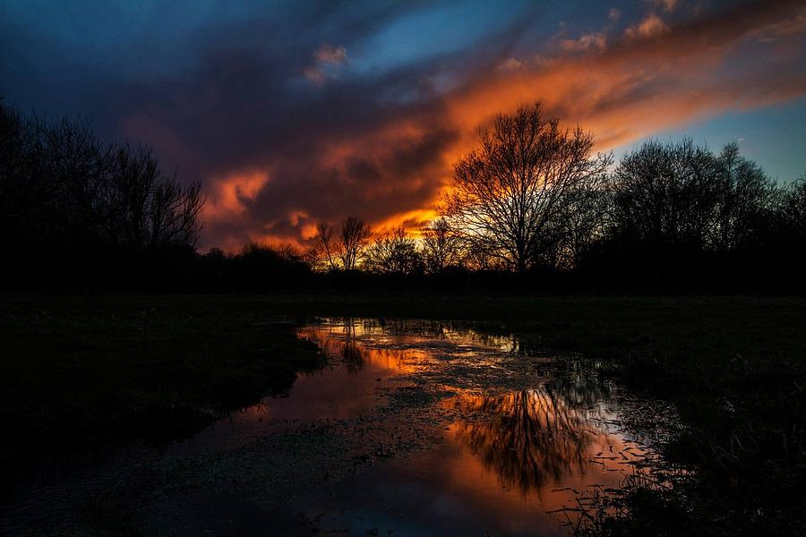 Before the rain Photograph by Rob Holmes - Fine Art America