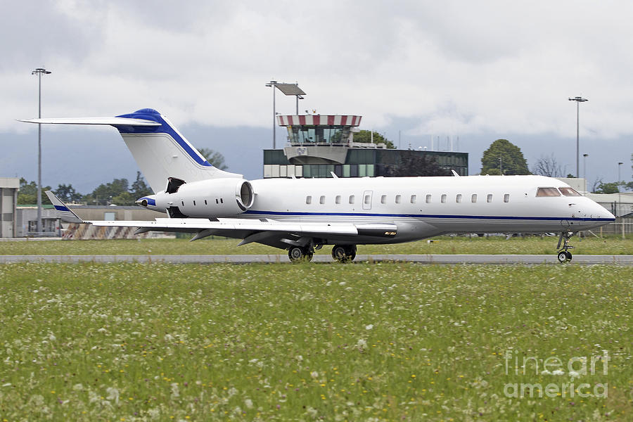 Bombardier Bd-700 1a10 Global Express Photograph by Luca Nicolotti ...