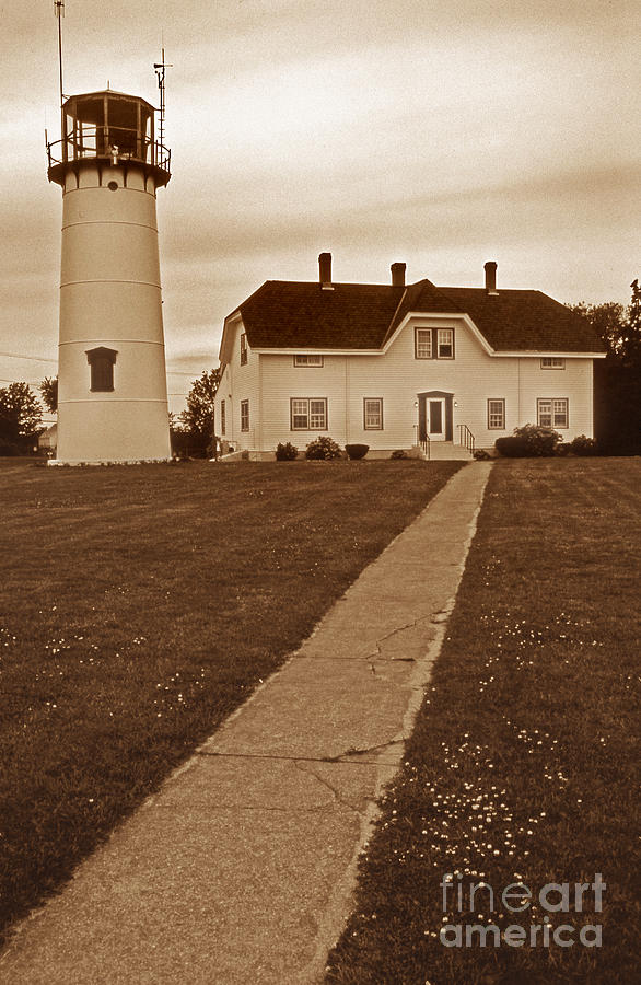 Chatham Lighthouse Photograph by Skip Willits | Fine Art America