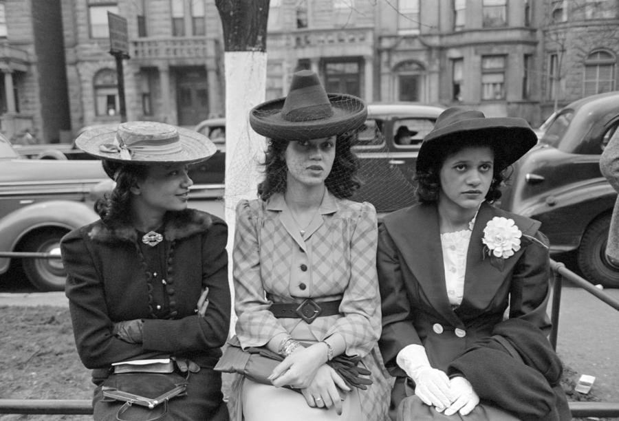 Chicago Women, 1941 Photograph by Granger - Fine Art America