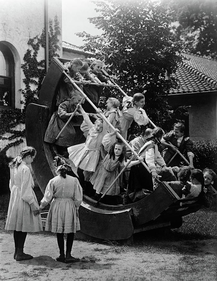 Children Playing, C1910 Photograph by Granger - Fine Art America