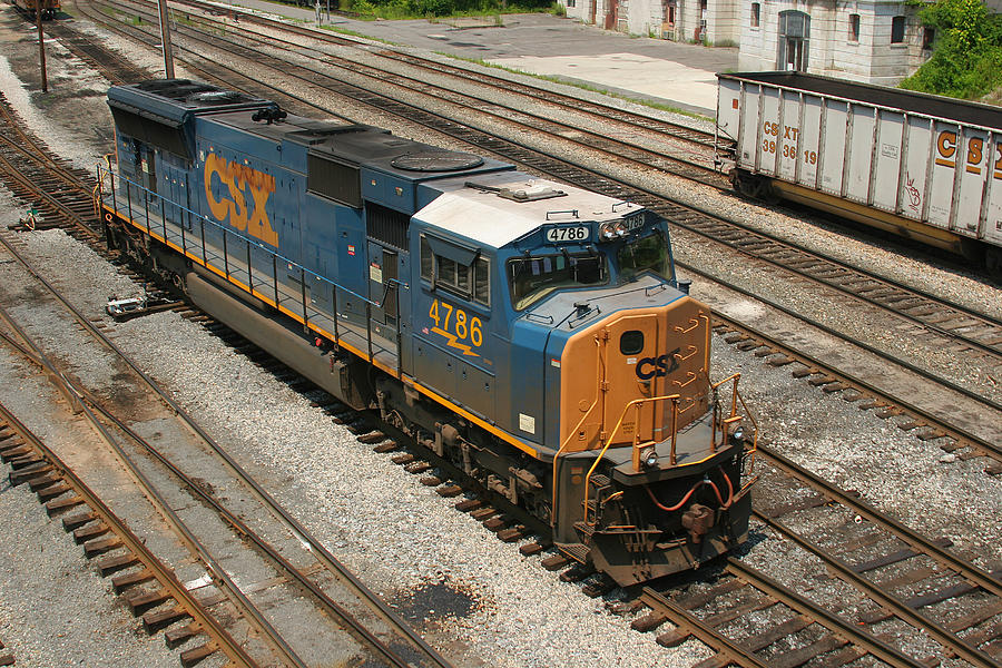 CSX Engine 4786 B Photograph by John Brueske - Pixels