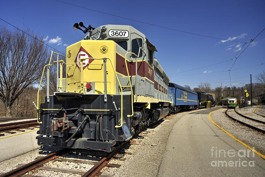 Diesel 3607 Photograph by Rob Hawkins | Fine Art America