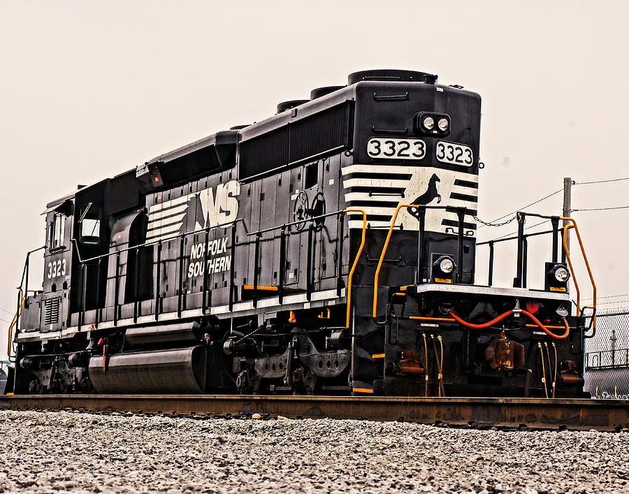 Engine 3323 Photograph by Randy Shellenbarger | Fine Art America