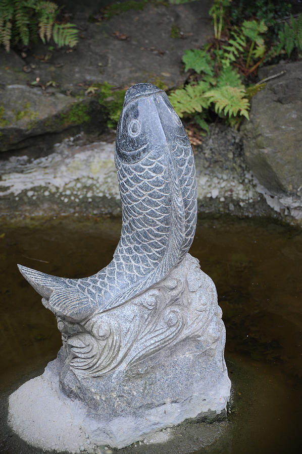 Fish statue. Photograph by Oscar Williams | Fine Art America