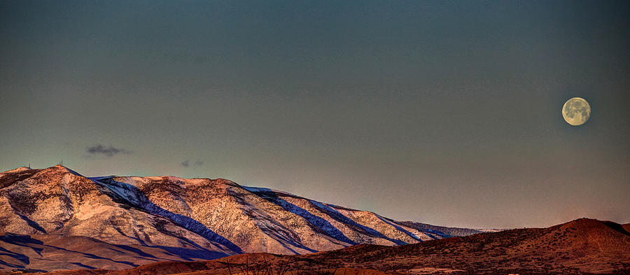 Full Moon Setting Photograph by David Lyle - Fine Art America
