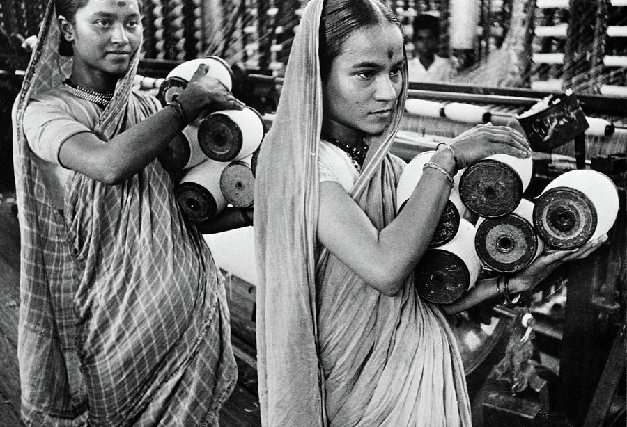 India Textile Mill, C1942 Photograph by Granger - Pixels
