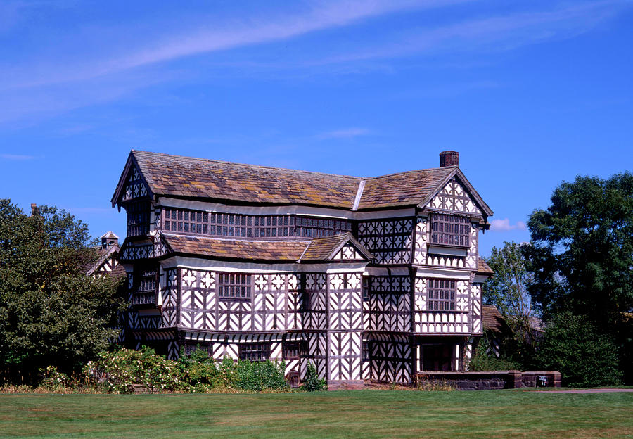 Little Moreton Hall Photograph by Alex Bartel/science Photo Library ...