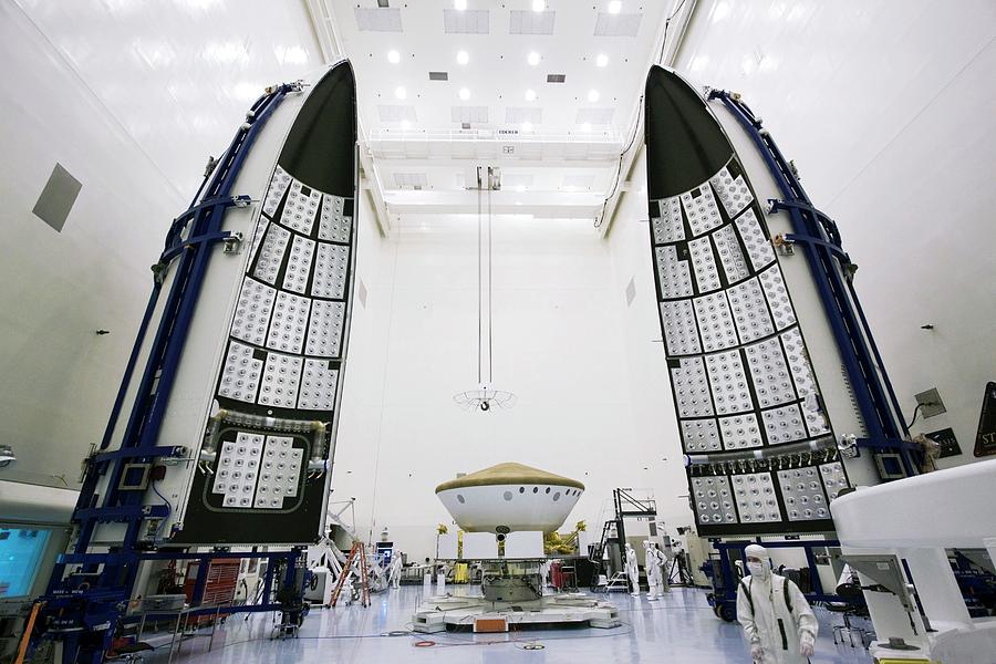 Mars Science Laboratory Spacecraft Photograph by Nasa/jpl-caltech ...