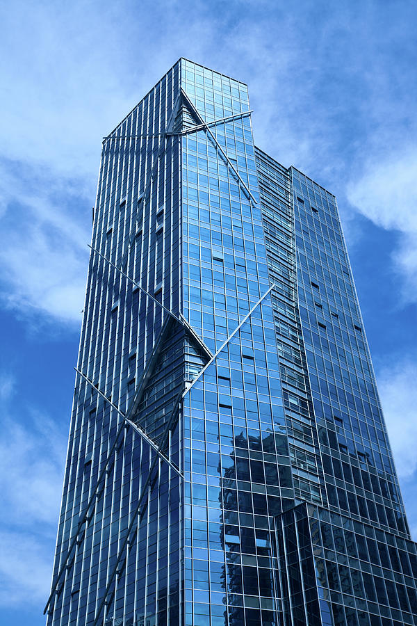 Modern Building by Ithinksky