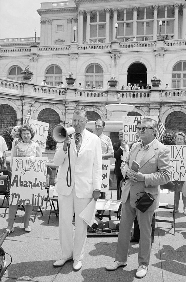 Nixon Protest, 1971 Photograph by Granger - Fine Art America