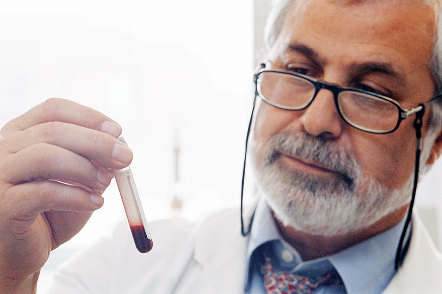 Pathologist Analysing Sample Photograph by Mark Thomas/science Photo ...