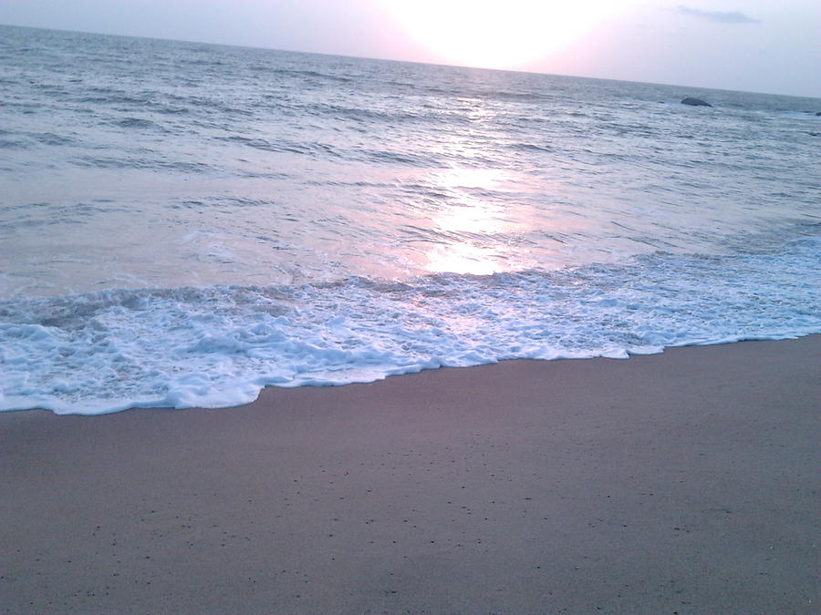 Receding waves Photograph by Vineet Kumar - Fine Art America