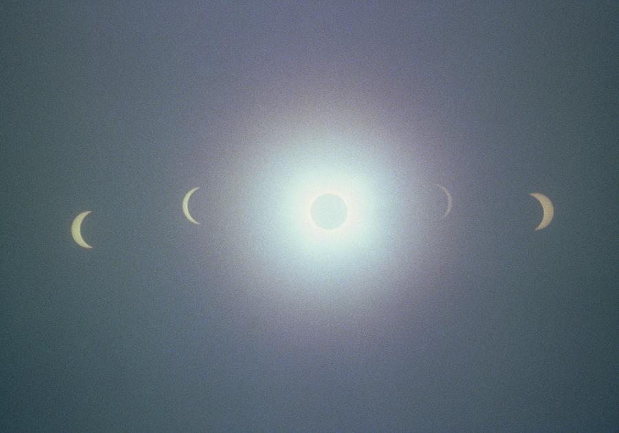 Sequence Of A Total Solar Eclipse On 26 Feb 1979 Photograph by Rev ...