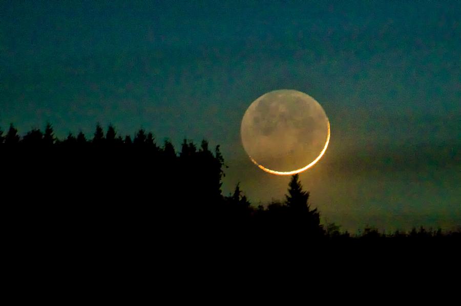Setting Crescent Moon Photograph by Tom Giske - Fine Art America