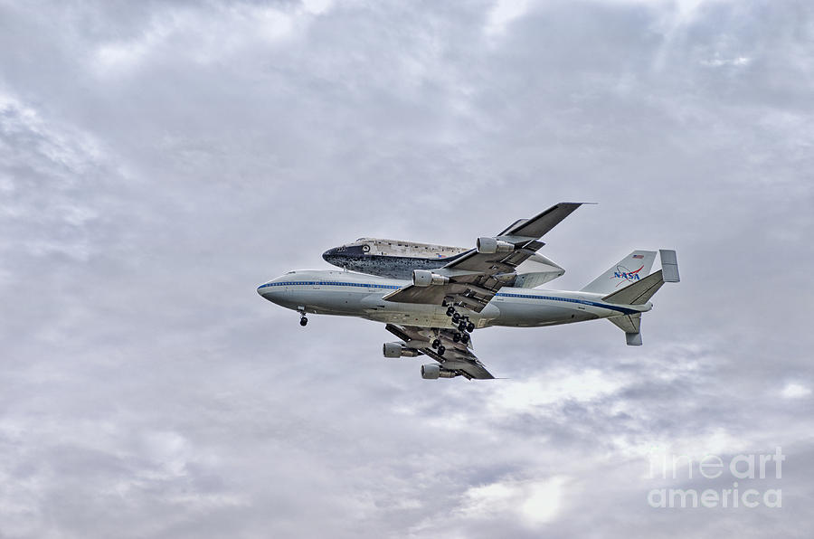Space Shuttle Discovery 2 Photograph by Richard Patrick - Fine Art America