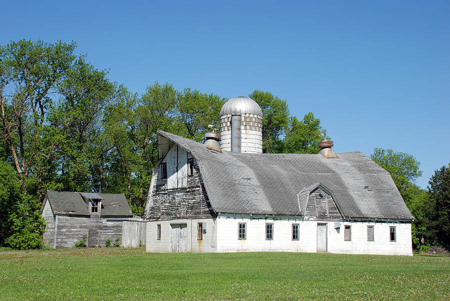 Stately Barn Photograph by Peter D Freeman - Pixels