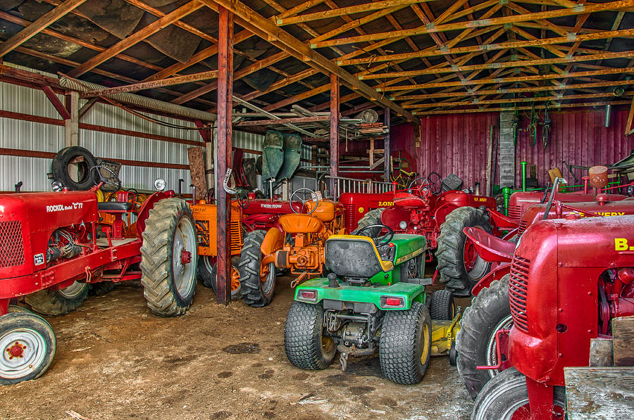 Tractor Barn Photograph by Gene Sherrill - Fine Art America