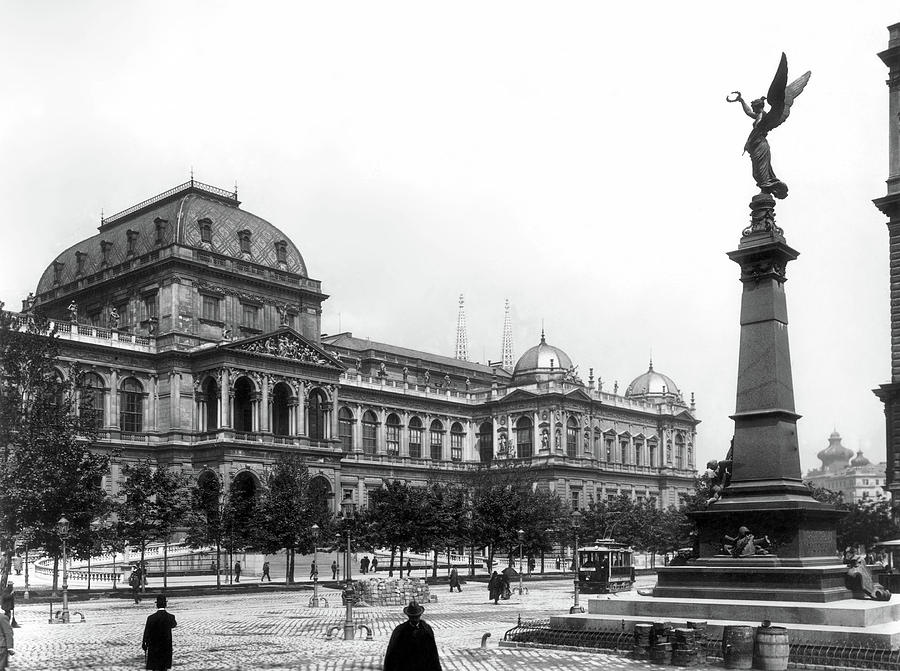 Vienna, Austria, C1925 Photograph by Granger - Pixels