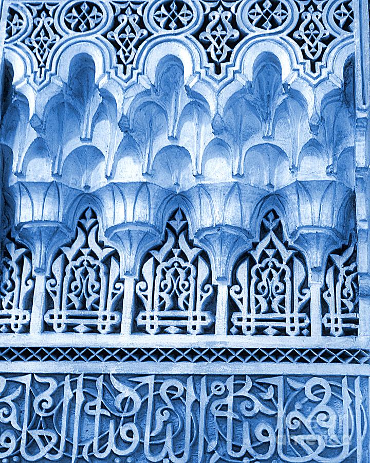 Wall patten Photograph by Brian Raggatt - Fine Art America