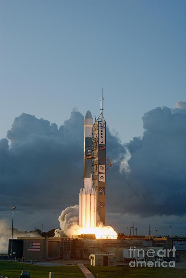 The Dawn Spacecraft Photograph by NASA/Science Source - Fine Art America