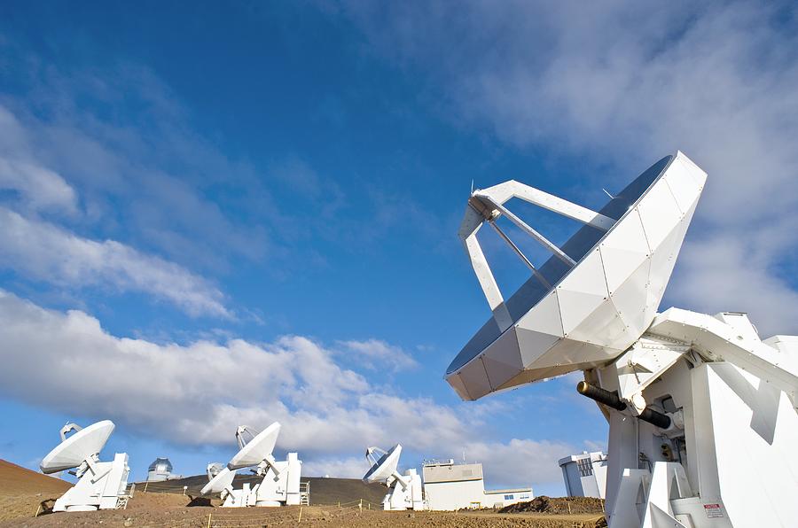 Submilllimeter Array Telescopes, Hawaii Photograph by David Nunuk ...