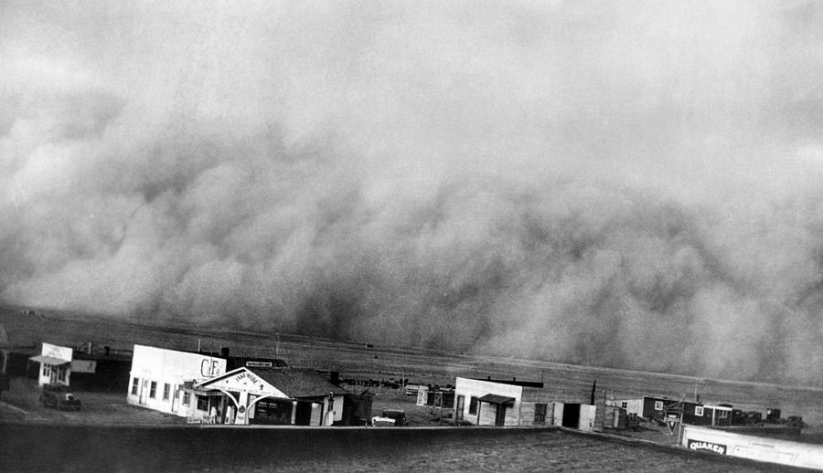 A Dust Storm Hits Springfield Photograph by Everett - Fine Art America