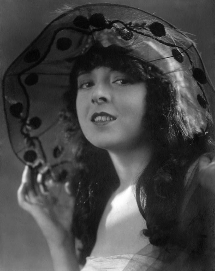 Colleen Moore, Ca. Late 1910s Photograph by Everett - Pixels