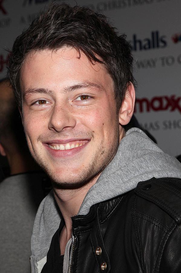 Cory Monteith At In-store Appearance Photograph by Everett - Fine Art ...