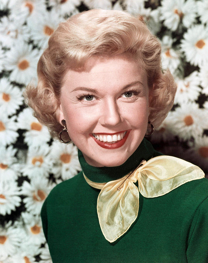 Doris Day, Circa 1950s Photograph by Everett - Fine Art America
