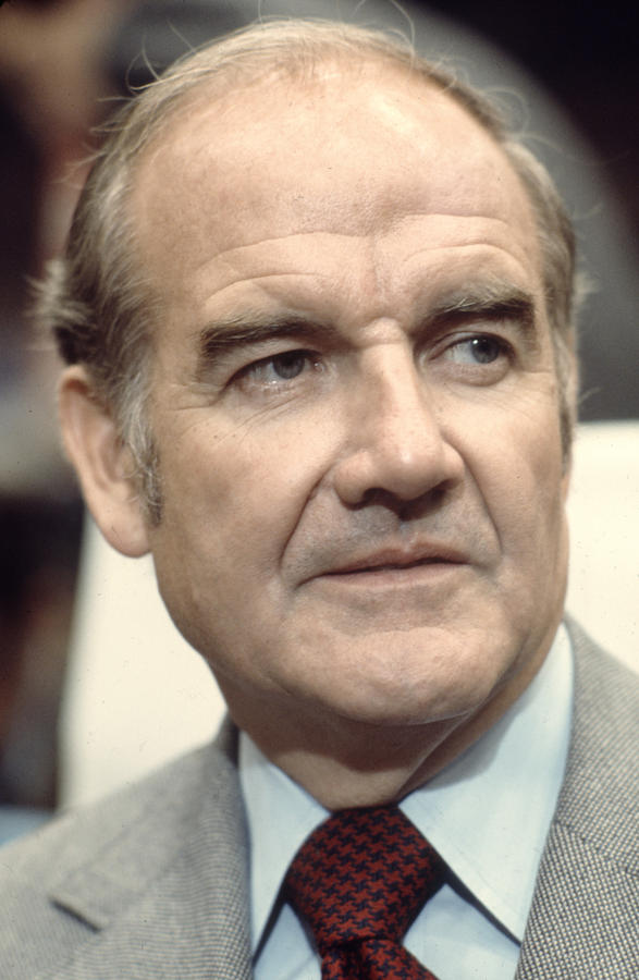 File:George McGovern 1970s.png - Wikipedia