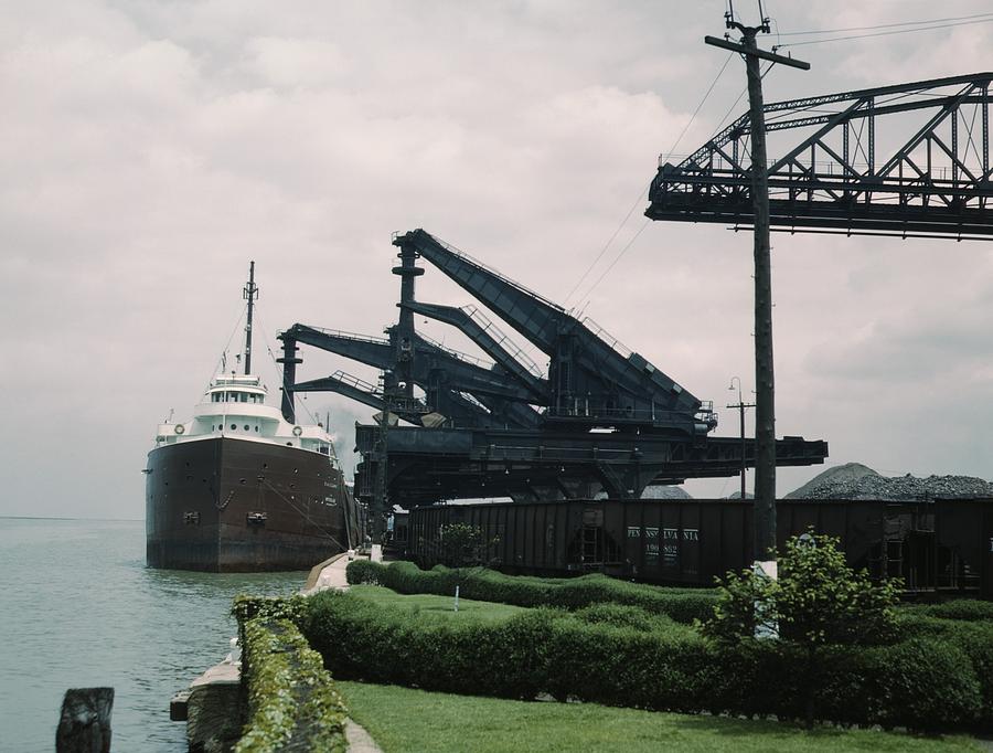 Great Lakes Freighter Unloading Iron Photograph by Everett - Pixels