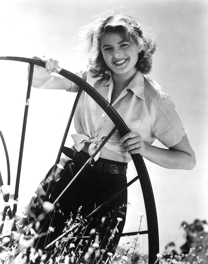 Ingrid Bergman, C. 1939 Photograph by Everett - Fine Art America
