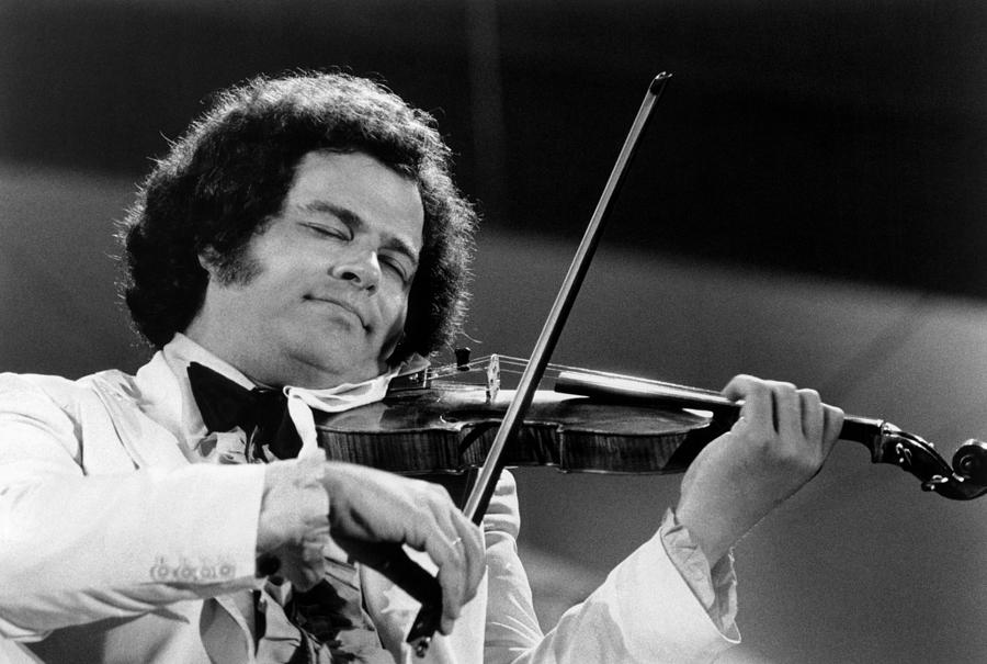 Itzhak Perlman, Ca. 1970s Photograph by Everett - Pixels