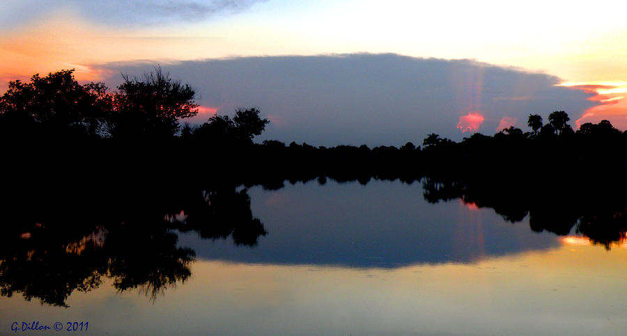 Ovaloid Ending Photograph by Grace Dillon - Pixels