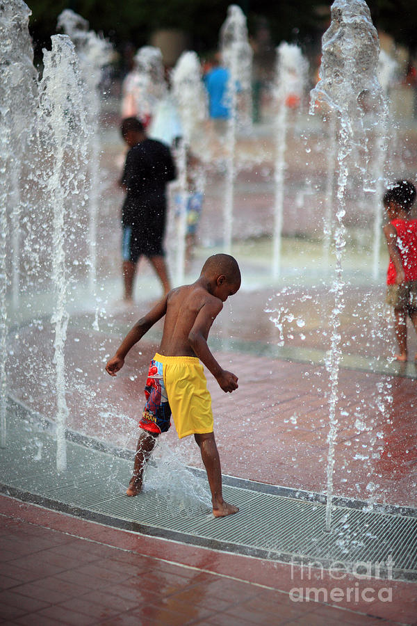 Pouncing Photograph by Mike Reid - Fine Art America