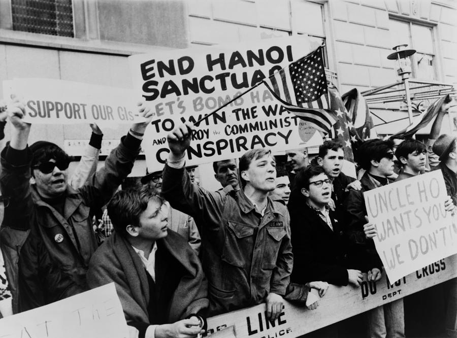 Pro-vietnam War Demonstrators Photograph by Everett - Fine Art America