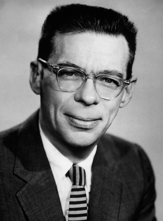Richard Salant Photograph by Everett - Fine Art America