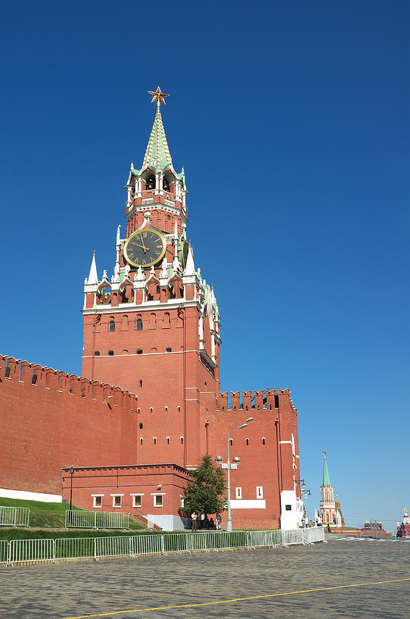 Saviour Tower Photograph by Igor Sinitsyn - Fine Art America