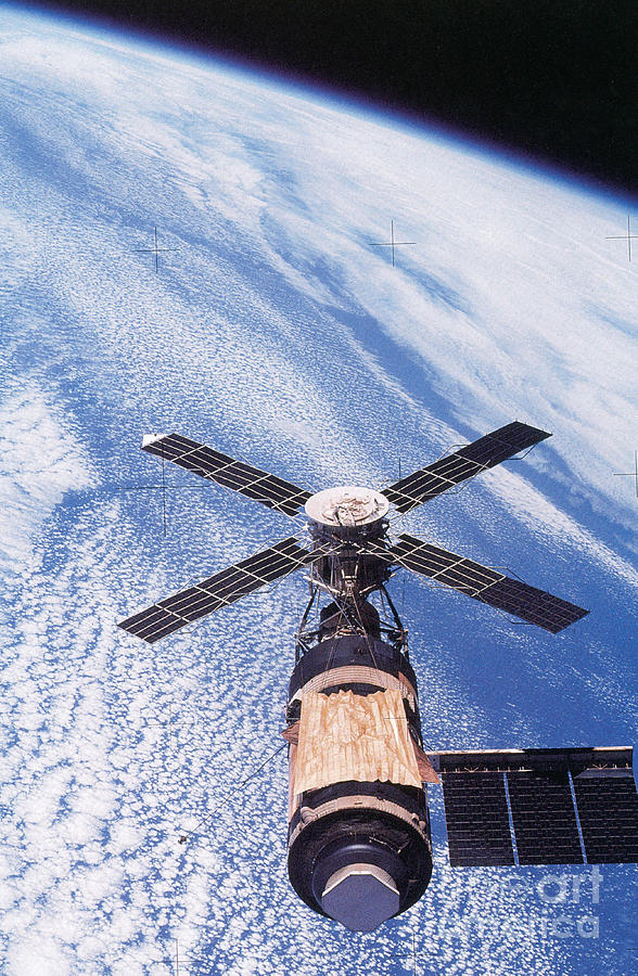 Skylab Photograph by Science Source - Fine Art America