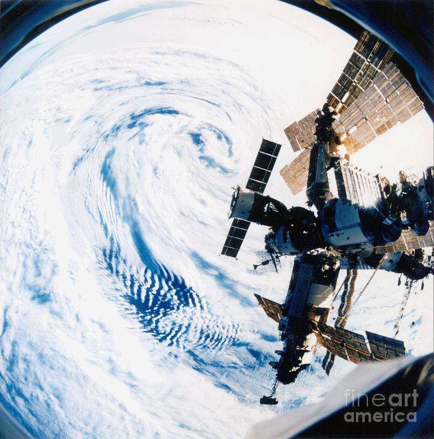 Space Shuttle And Mir Docking Photograph by Science Source - Pixels Merch