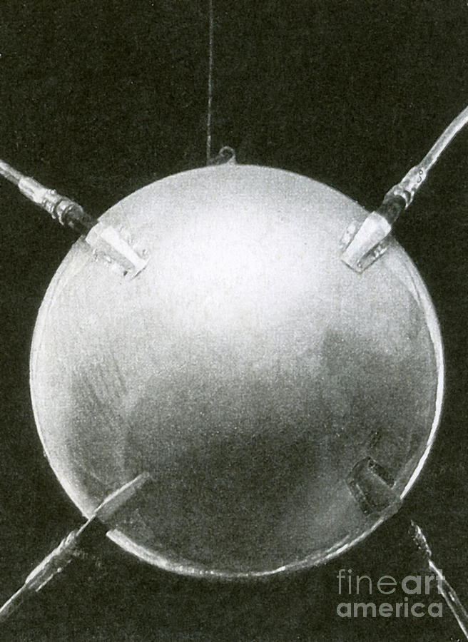 Sputnik 1 Photograph by Science Source